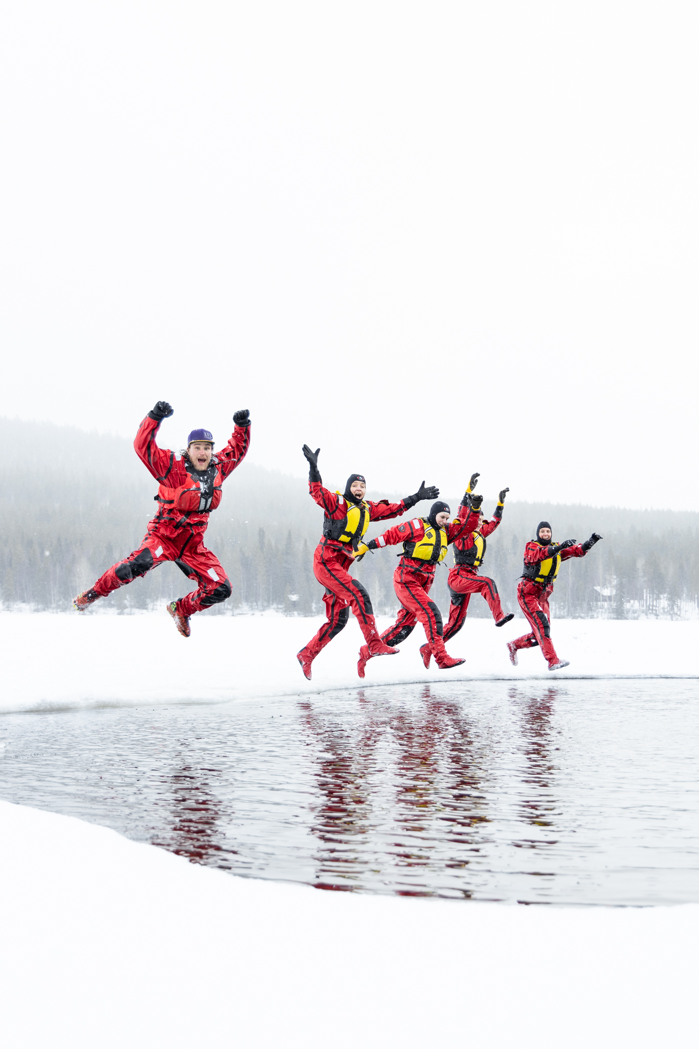 Ice Floating Experience at Pyhä - Bliss Adventure